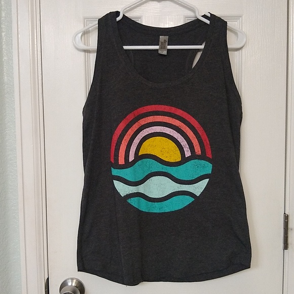 Instant Message | Tops | Heathered Grey Beach Graphic Tank | Poshmark